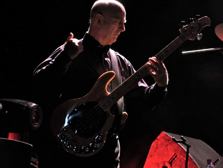 ניל סדקה בהיכל נוקיה - סיקור וביקורת המופע