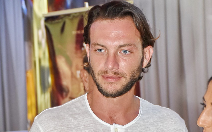 Classify the main cast of the Israeli sci-fi TV show "The Island"