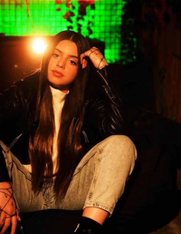 מיקה משה – רעידת אדמה