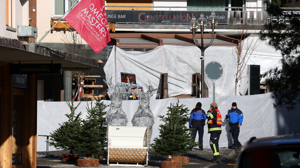 תיעוד חדש משוויץ: אנשים קופצים מהחלון, בעוד המונים לכודים בתופת | N12